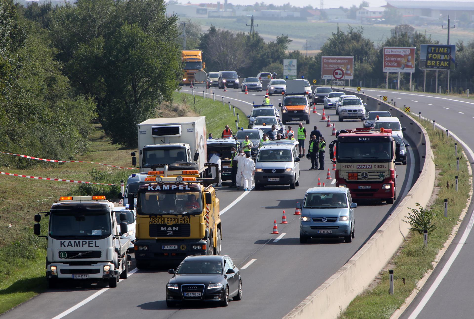 HNonline.sk - Po Česku zavedie kontroly na hraniciach so Slovenskom aj Rakúsko. Nariadenie začne ...