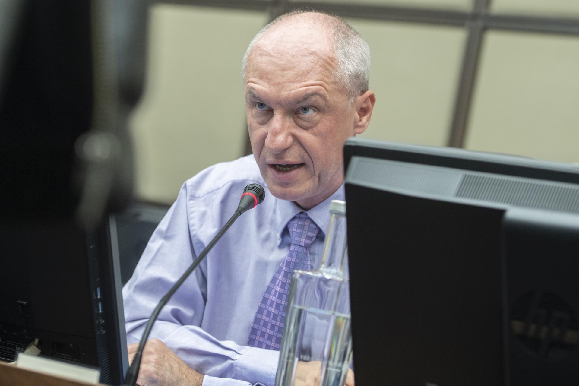 HNonline.sk - Minister hospodárstva Karel Hirman predstavuje závery po ...