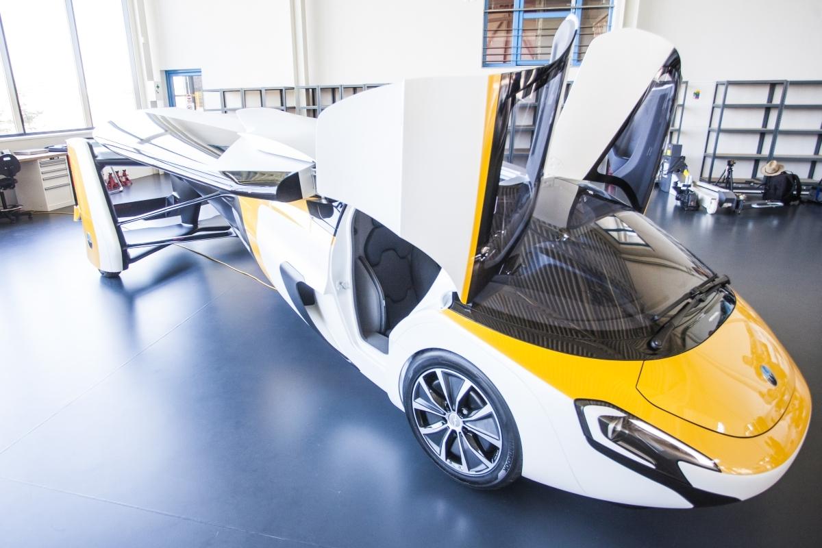 HNonline.sk - Slovenské lietajúce auto končí. AeroMobil sa sám posiela ...