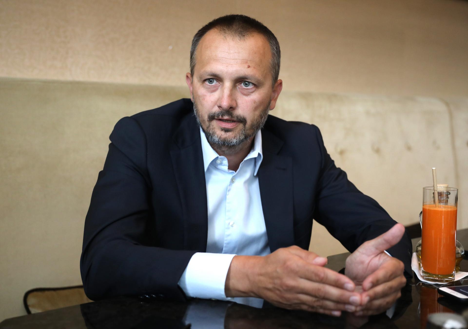 HNonline.sk - Šéf J&T Real Estate pre HN: Rádovo predáme mesačne päť až ...