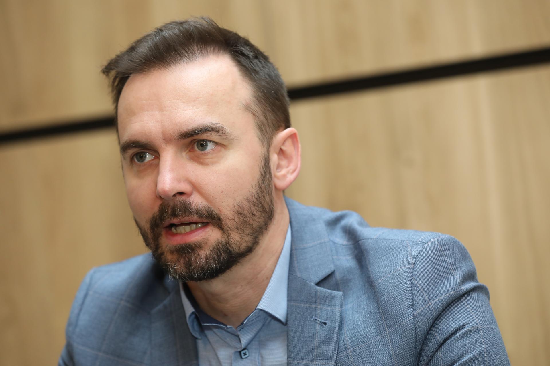 HNonline.sk - Pellegrini sa bojí diskutovať s Matovičom. Odliv členov z hnutia je len bublina ...