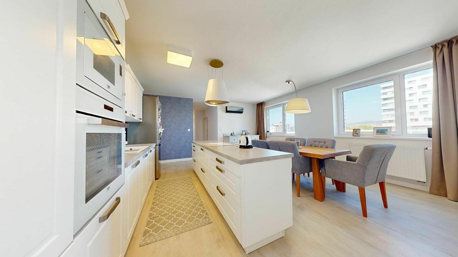 HNonline.sk - Nie sú to len staré sivé paneláky. Byty v bratislavskej ...