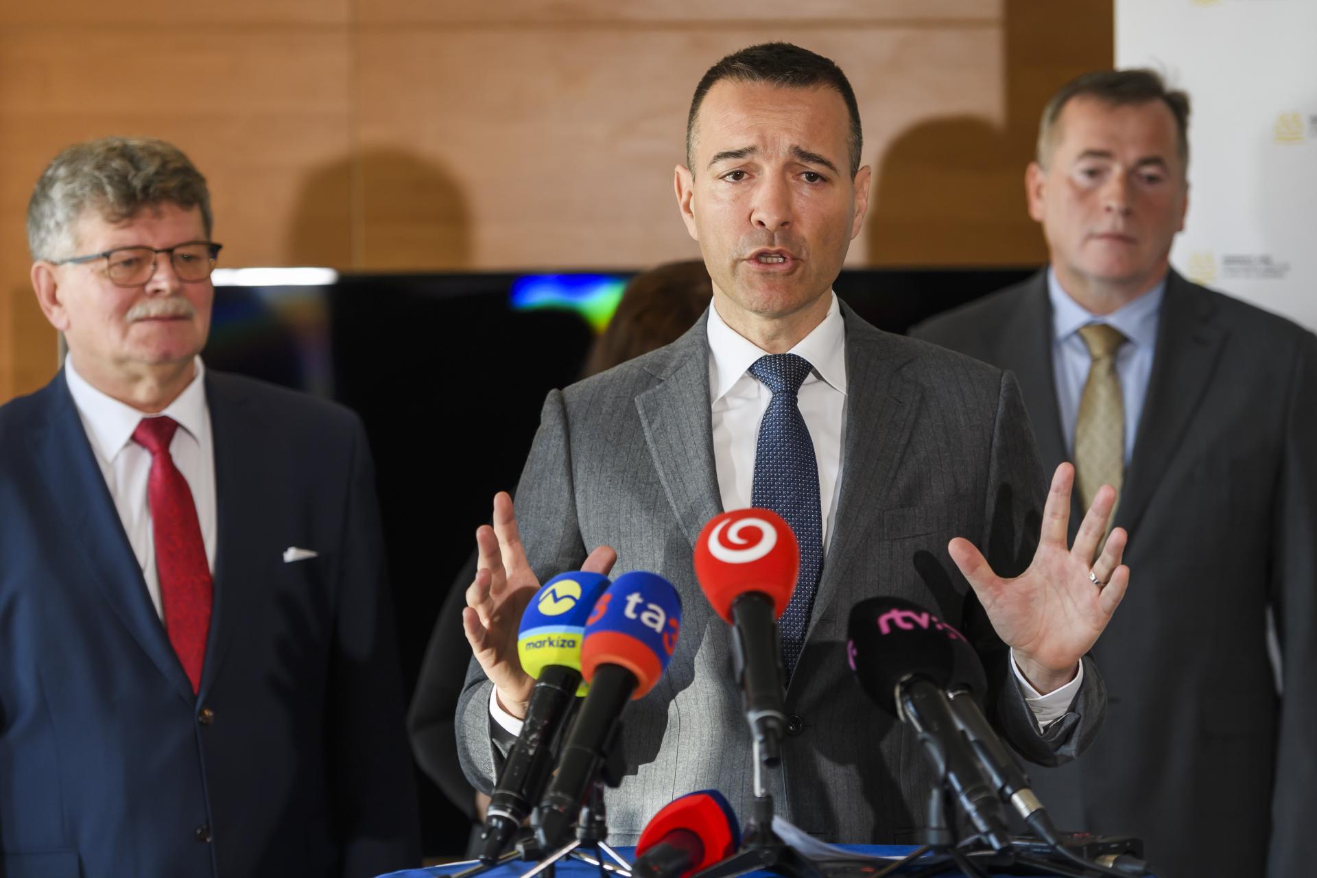 HNonline.sk - Drucker vidí pri učiteľoch dve cesty na zvýšenie platov. Šéf odborárov načrtol aj ...