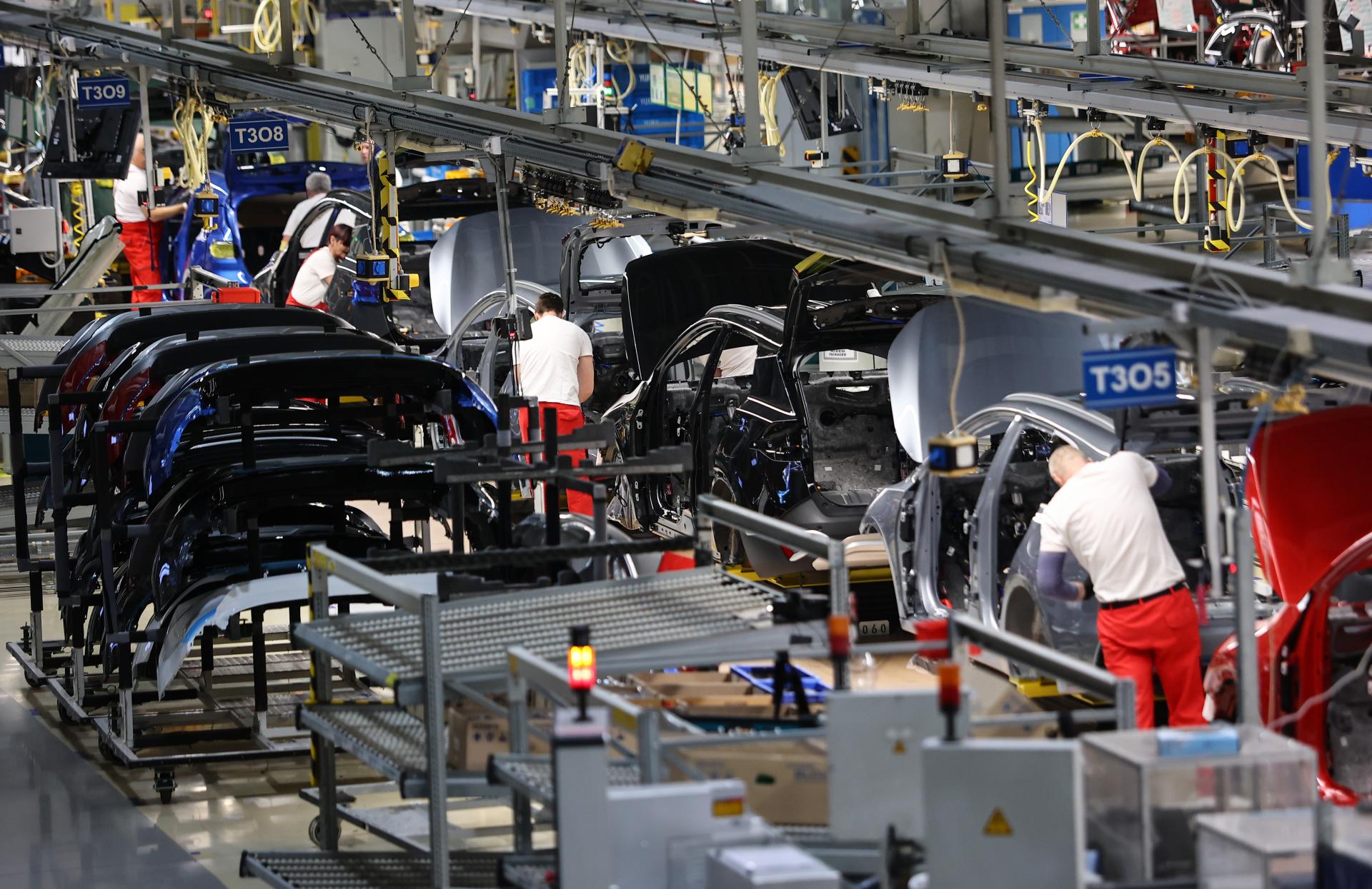 Patríme na Západ, odkazujú slovenské automobilky. Z Ruska sme získali ...