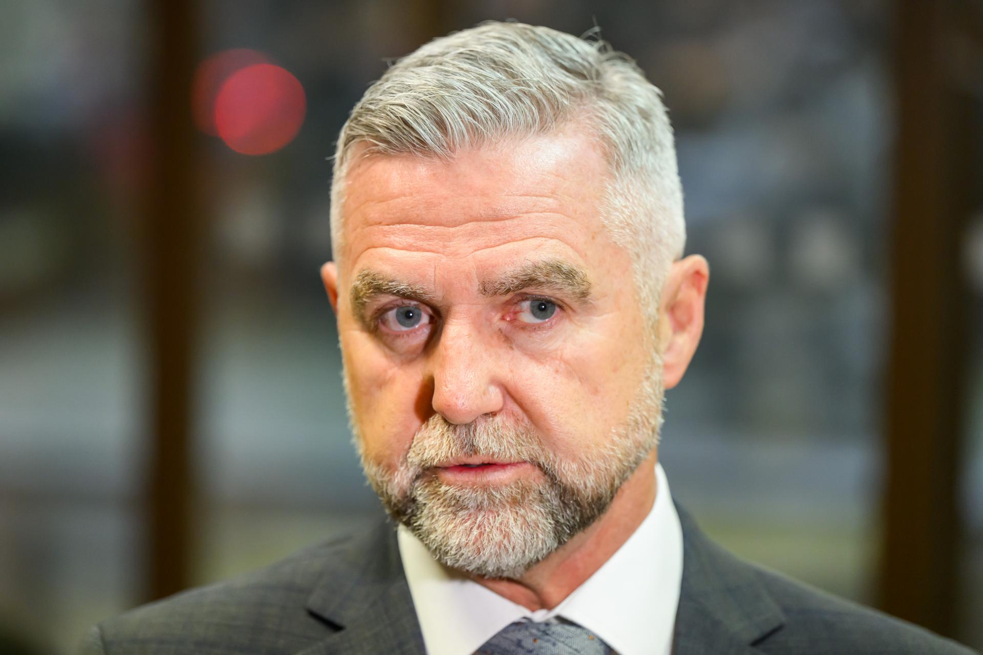 HNonline.sk - Gašpar kritizoval Danka: Koaličnú zmluvu porušila jeho SNS, stále prichádza s ...