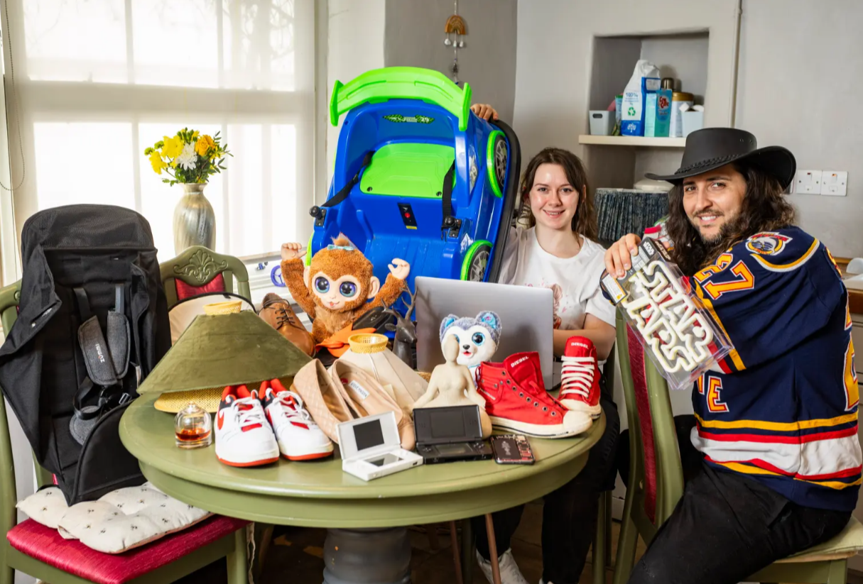 BRAINEE.sk - Pre niekoho odpadky, pre iného poklad. Celý dom si zariadili vecami z kontajnerov ...