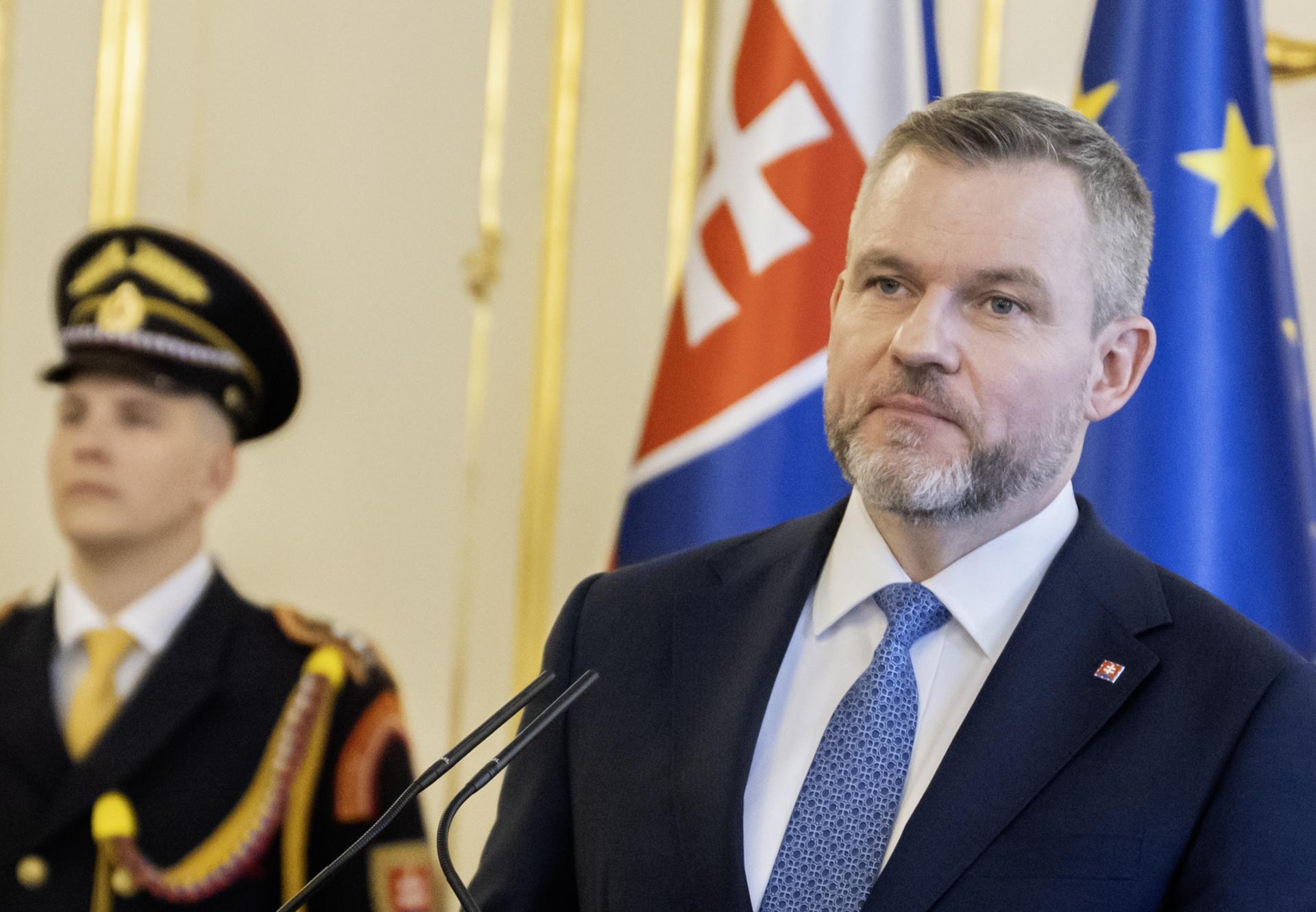 HNonline.sk - Pellegrini zvoláva okrúhly stôl k otázke zvyšovania obranyschopnosti Slovenska