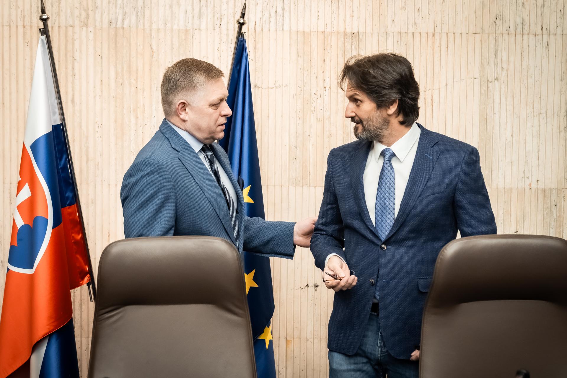 HNonline.sk - Vyjadrenia pred mimoriadnym rokovaním vlády