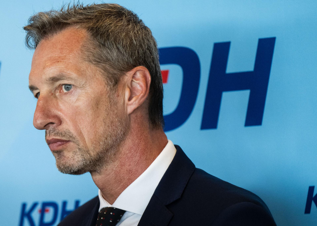 HNonline.sk - Najväčšou výzvou je prebujnená štátna správa, nie fungujúce kraje, reaguje KDH na ...