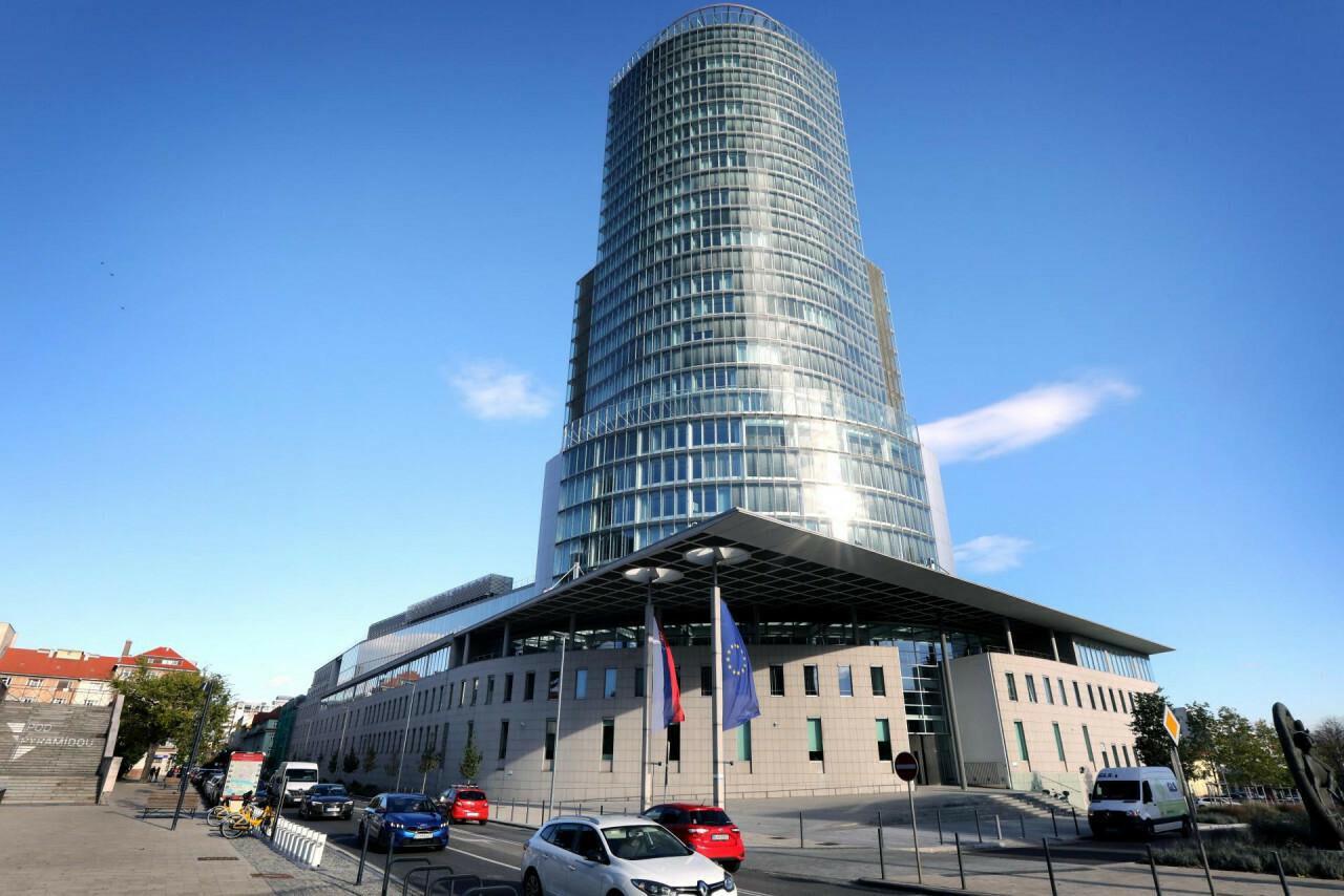 TSA Customer Service Manager Mike Veneziale Earns Philadelphia Airport ...