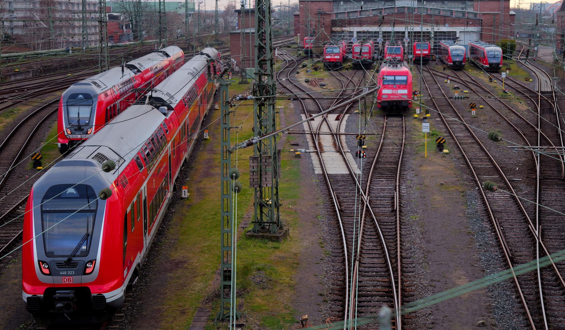 Vlaky Deutsche Bahn po celom Nemecku stoja, dôvodom je porucha ...